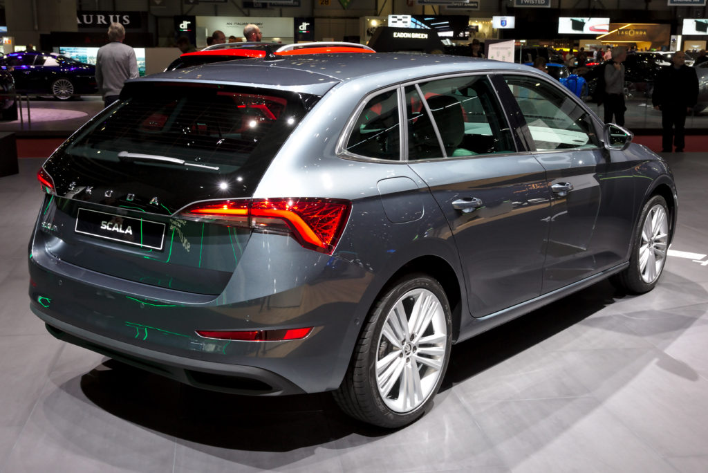 17 Best Cars with Big Boots [2024] - ExchangeMyCar