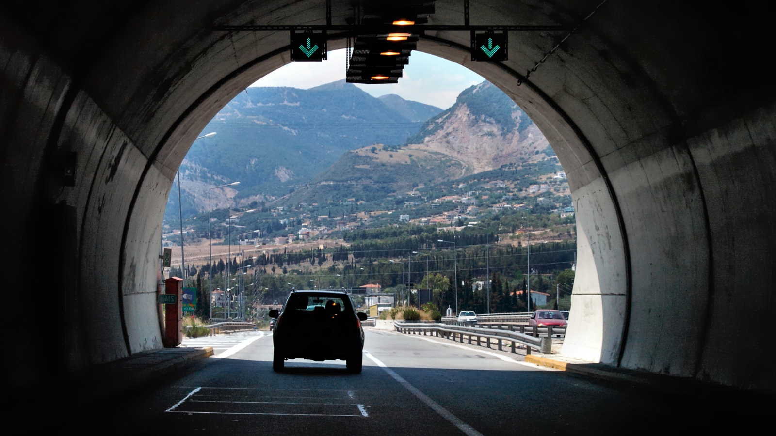 Overtaking Rules: Where Should You Avoid Overtaking?