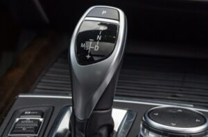 What is a Semi Automatic Car? Should You Buy it?